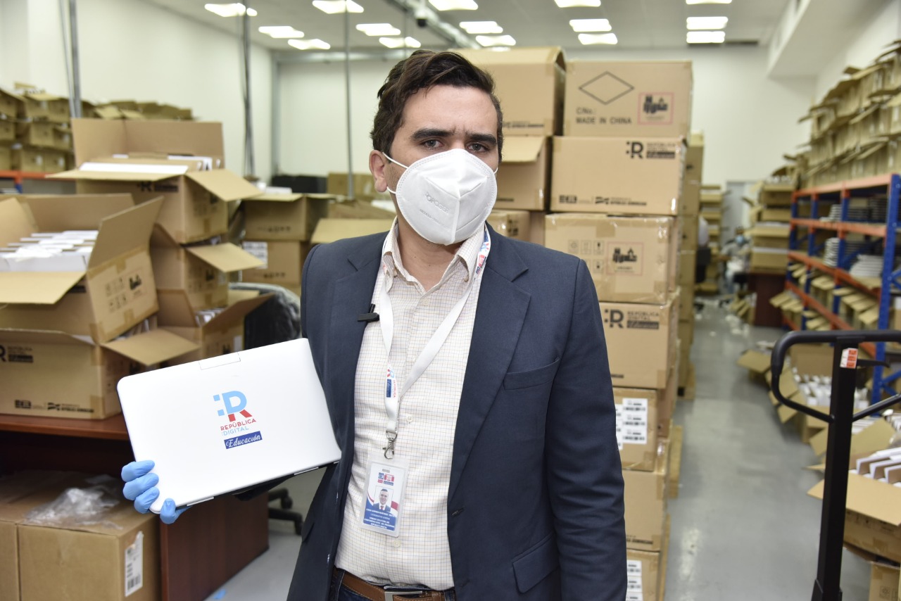 República Digital Educación confirma hay más de 100 mil laptops ...