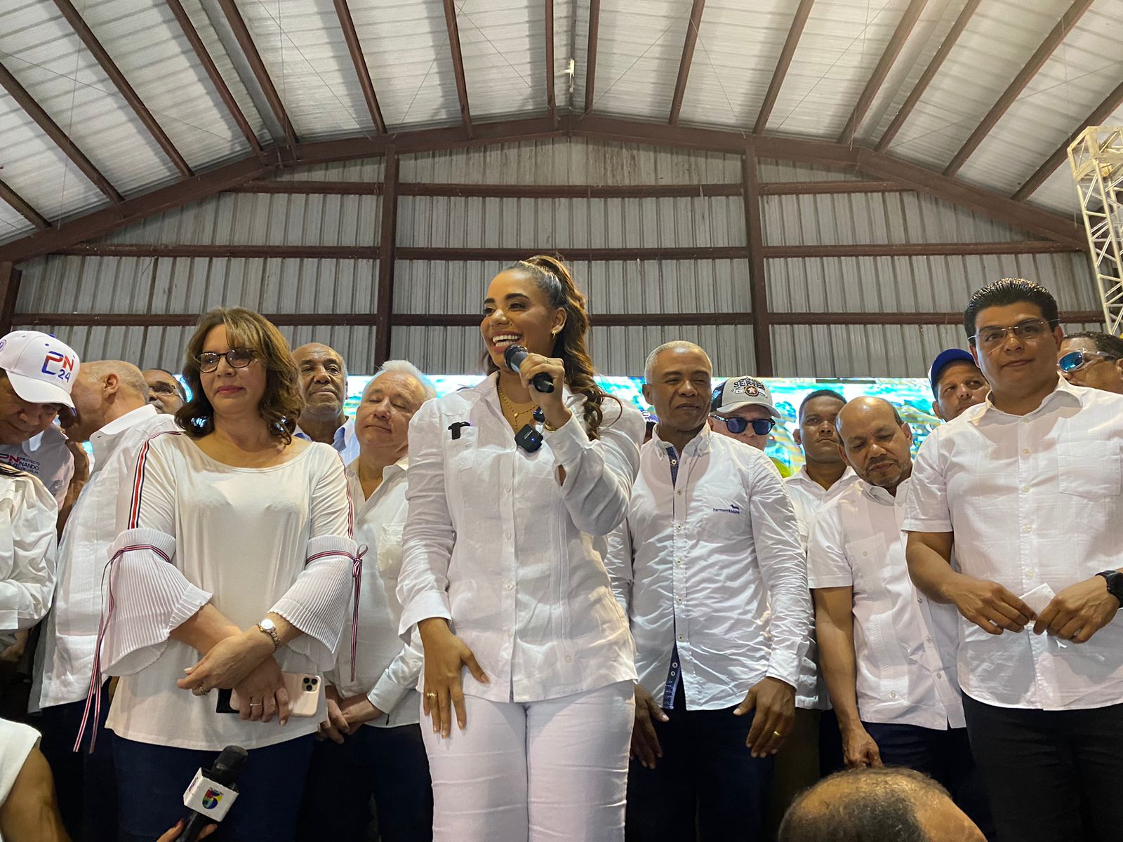 Diputada Betty Gerónimo lanza precandidatura a la Alcaldía Santo ...