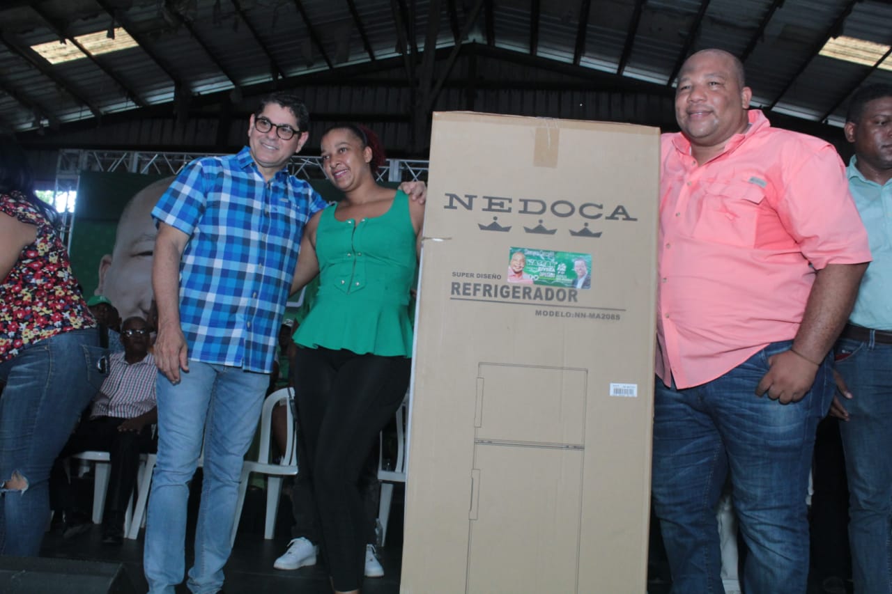 Wascar Rivera realiza multitudinaria celebración a las Madres en el ...